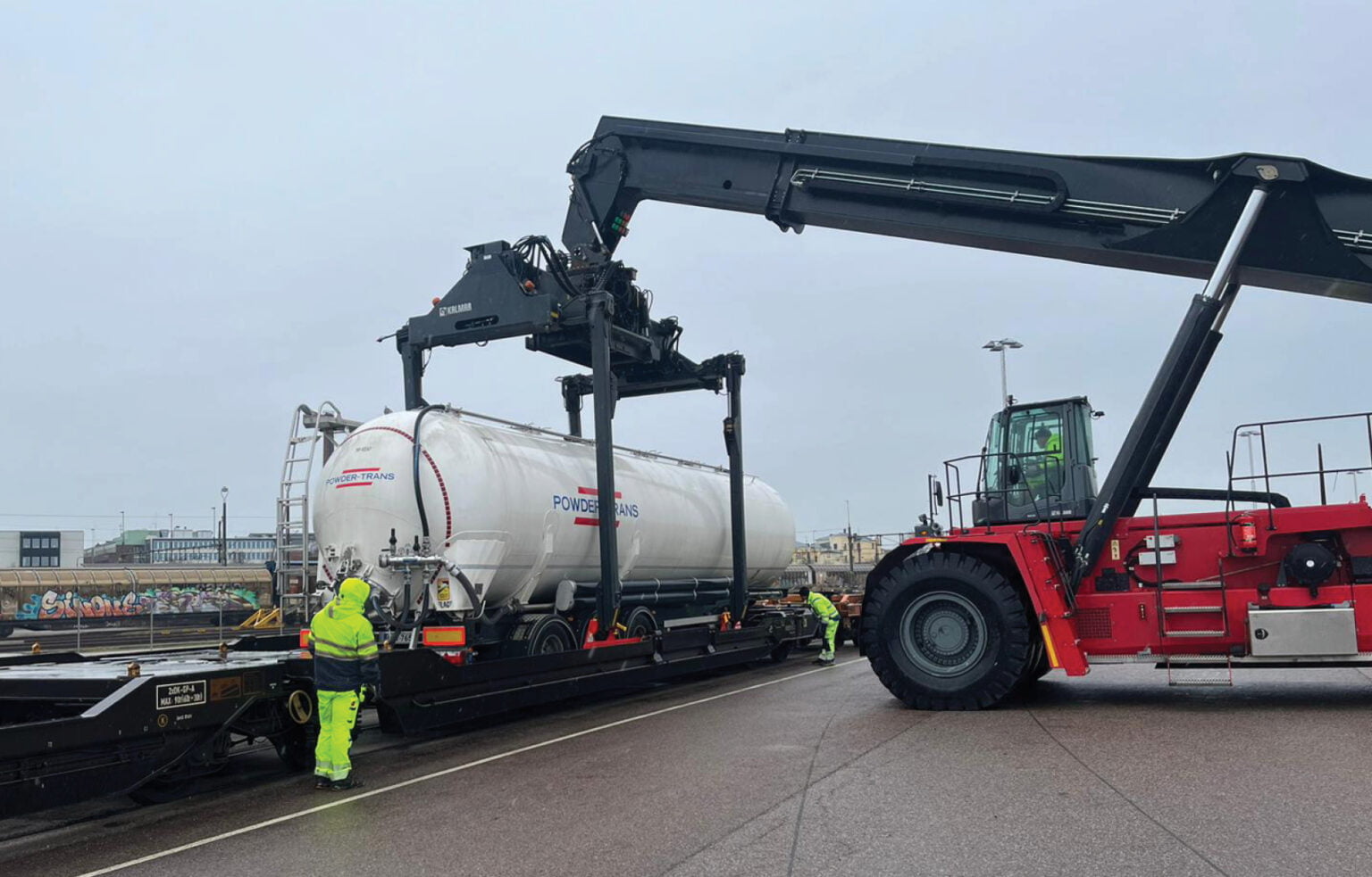 Powder-Trans gjorde första intermodala transporten på järnväg - Powder ...
